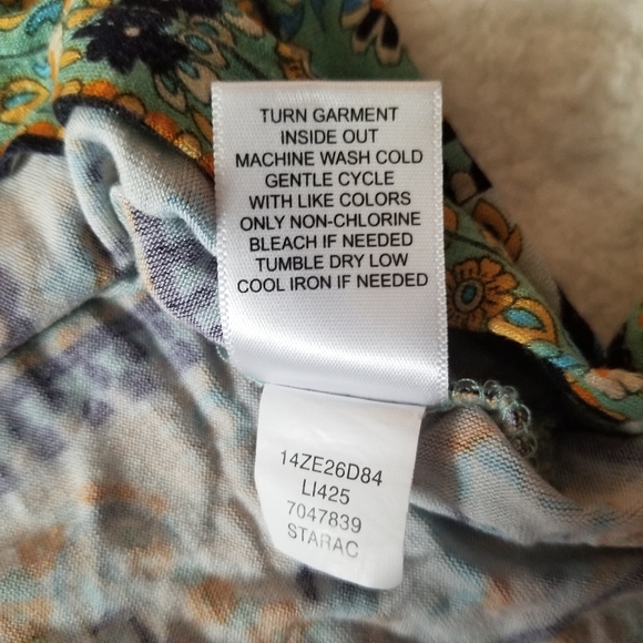 Unity World Wear | Tops | Unity World Wear Tank With Collar And Keyhole ...